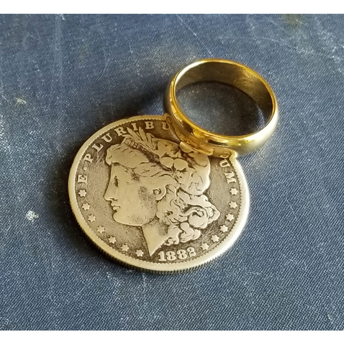 Ringmaster - Antique Silver Morgan by Ted Bogusta | Martinka Magic